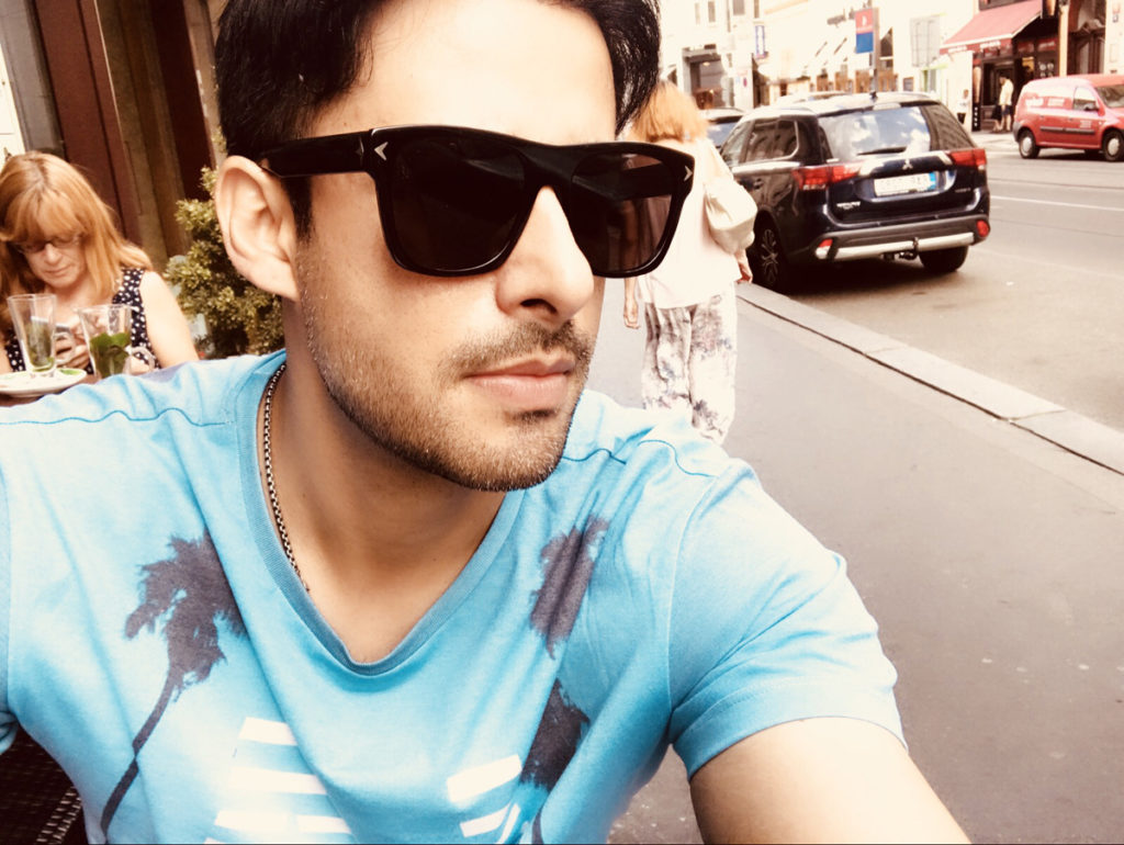 Zulfi Syed brings in the year with a bang! - Bollywood Couch