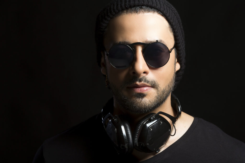 Zulfi Syed brings in the year with a bang! - Bollywood Couch