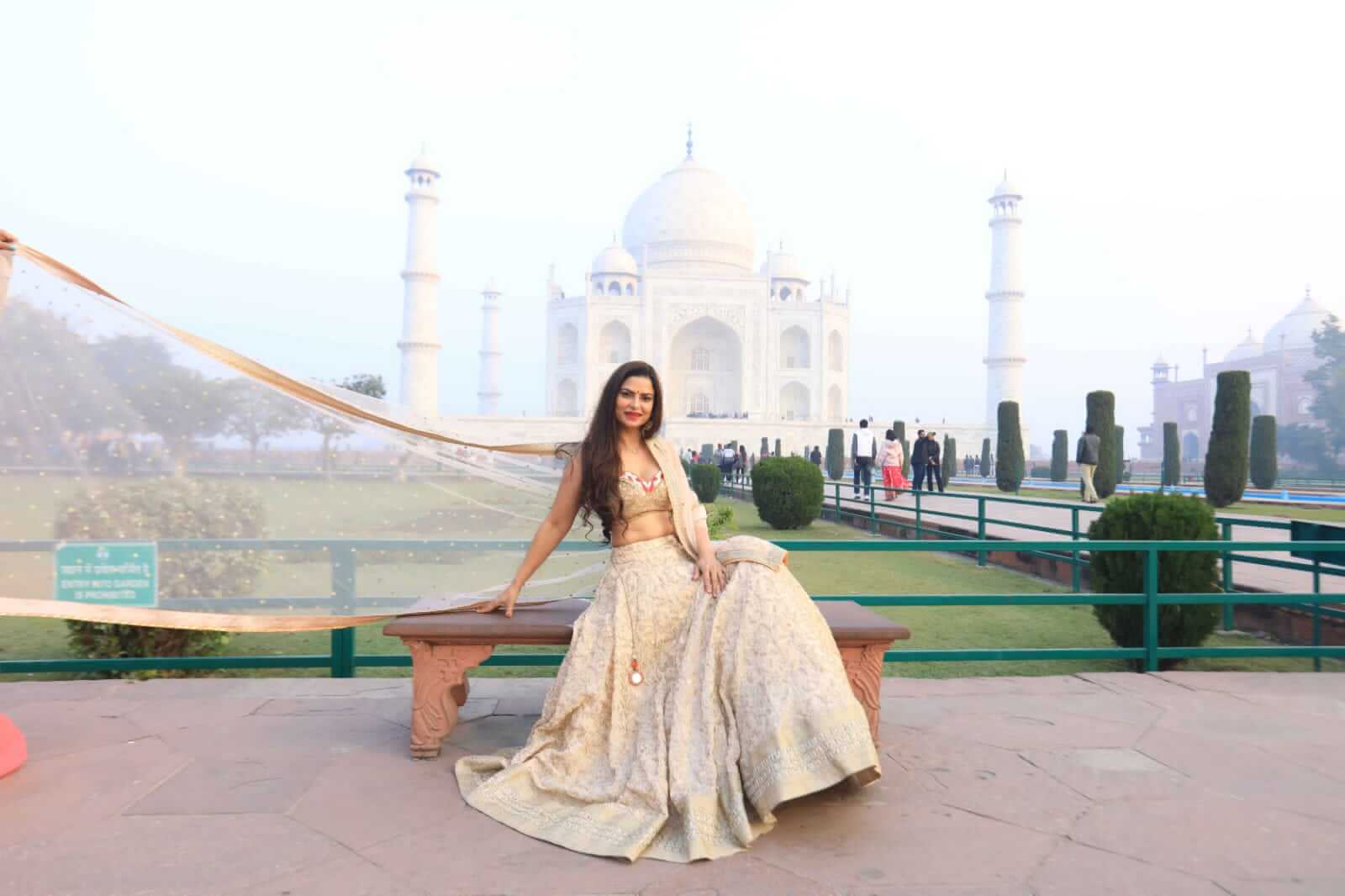 Actress Aastha Rawal visits historic Taj Mahal Agra - Bollywood Couch